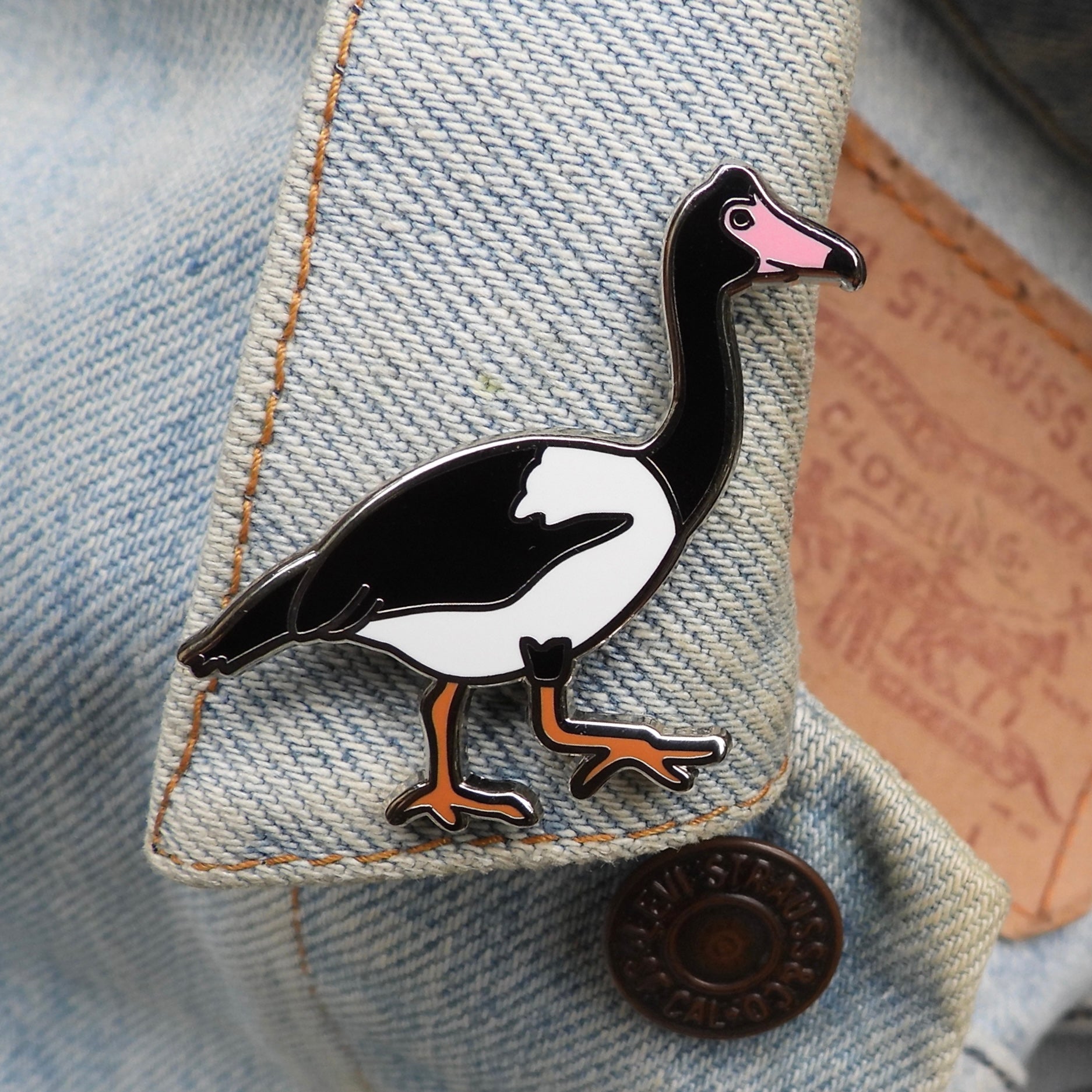 Magpie Goose pin – Bush Bling
