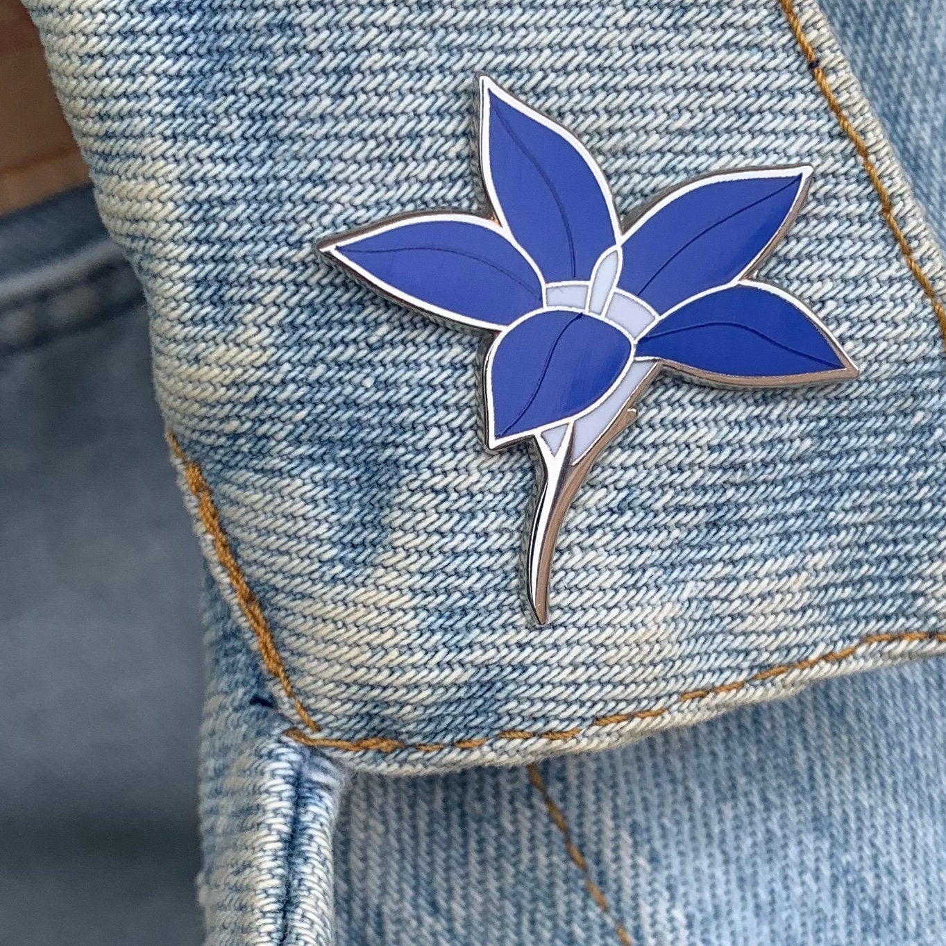 Royal Bluebell pin – Bush Bling